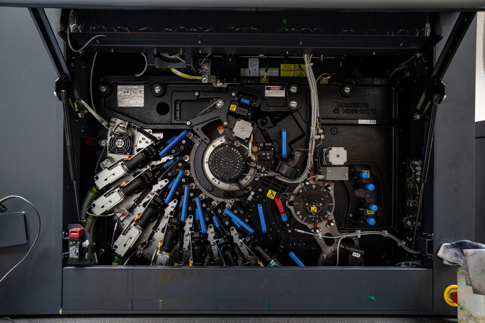 About - Flexo-Graphics